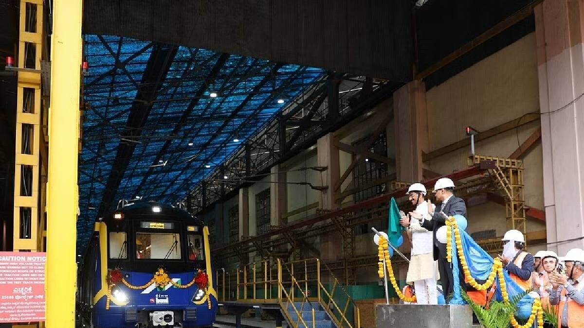 Bengaluru: BEML Unveils 55th Driverless Metro Train For Mumbai, All You ...