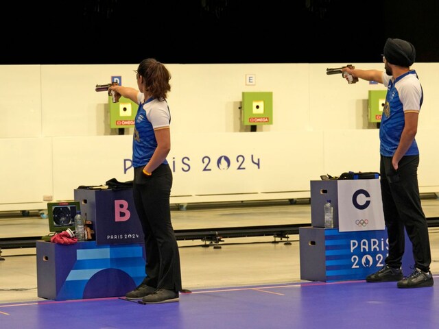 India Hails Manu Bhaker as 'Queen' After Making History at Paris ...