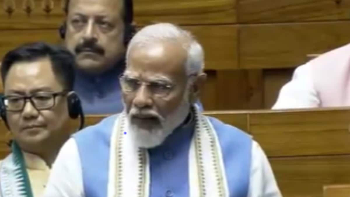 'Ye Hain Aapke Sanskar?': PM Modi Slams Rahul For His 'Hindus Are ...