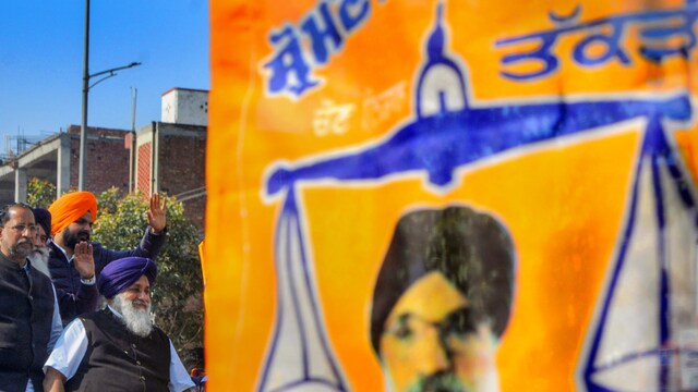 Shiromani Akali Dal Expels Eight Rebel Leaders - News18