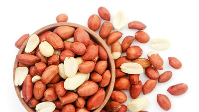 The Benefits of Eating Peanuts: Insights from Health Experts ...