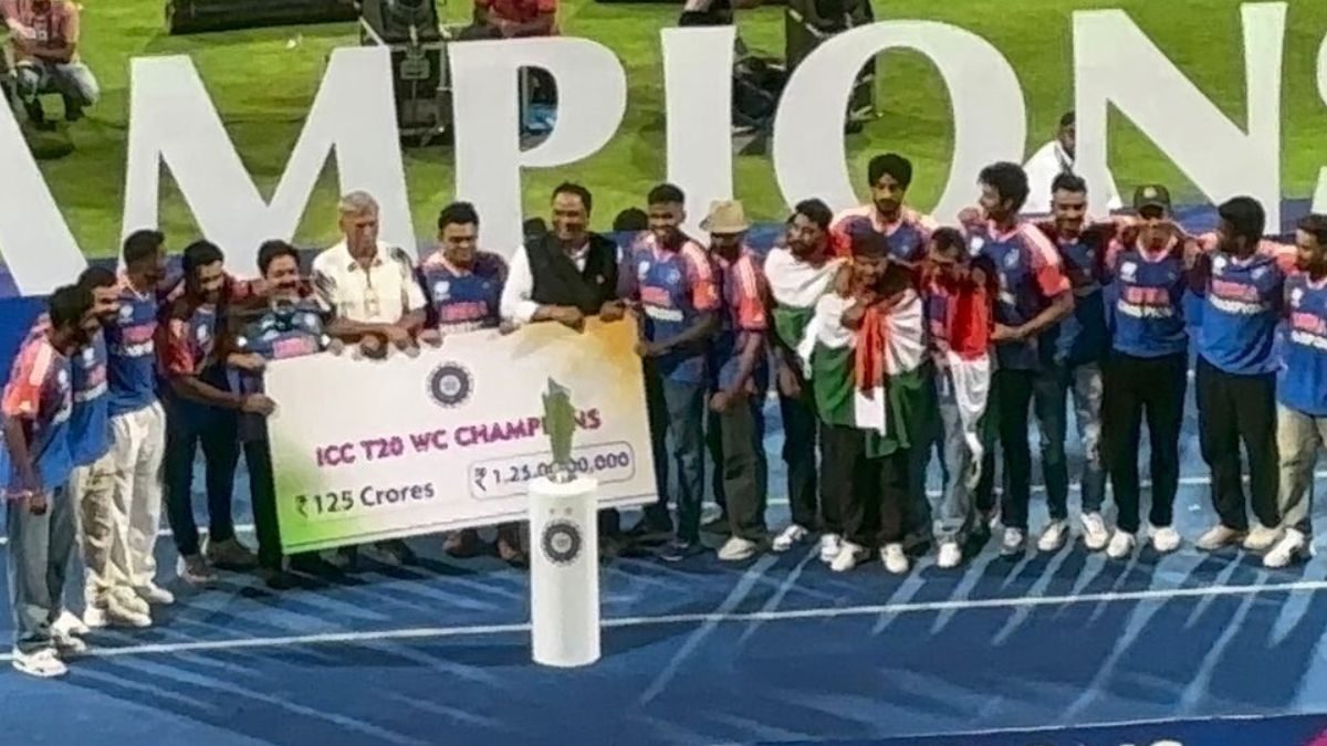 BCCI Office Bearers Present Team India with the Prize Money of Rs 125 ...
