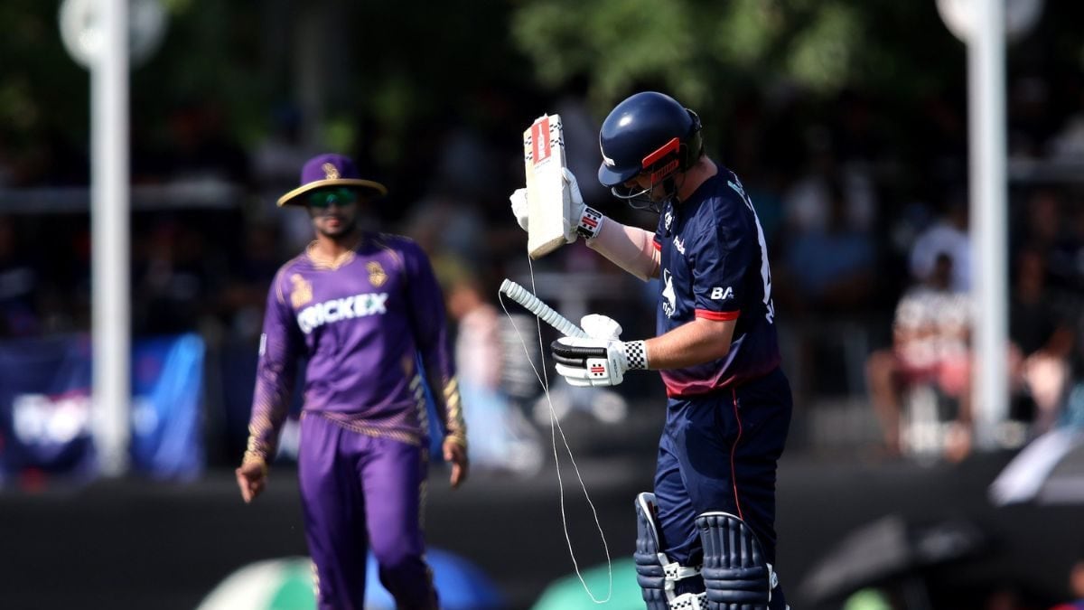 Watch: Andre Russell Breaks Travis Head's Bat in 2 Halves with a Fiery ...