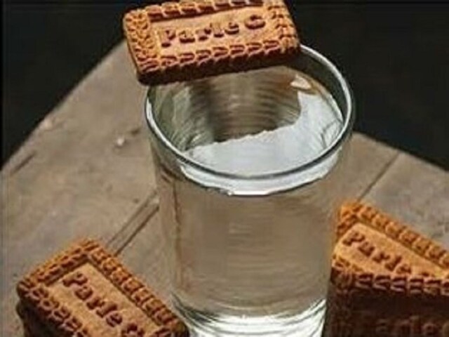Sorry Chai Lovers, But Indian Reddit Swears by Parle-G Dipped in Water ...
