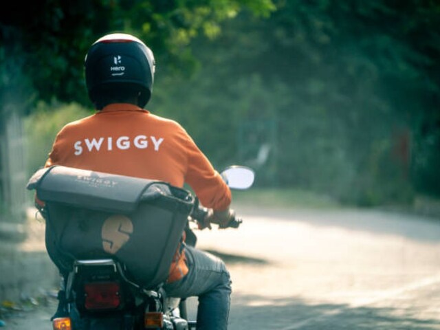 Does Swiggy Charge Delivery Partners For Tshirt, Bag? Viral Post Sparks ...