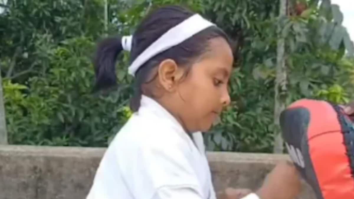 7-year-old Howrah Girl Sets Record For Most Punches In A Minute | India ...