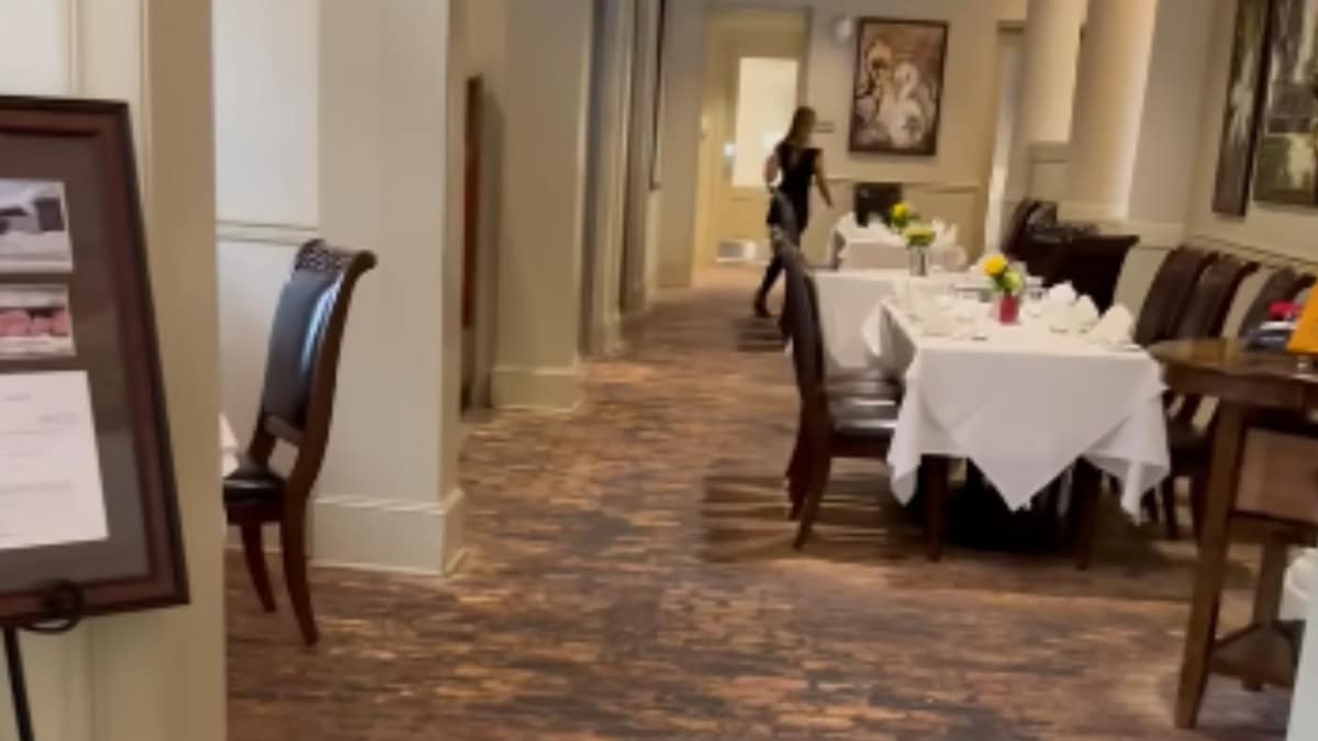 ‘This Is Just Too Revealing’: US Nurse Asked To Leave Restaurant Over ...