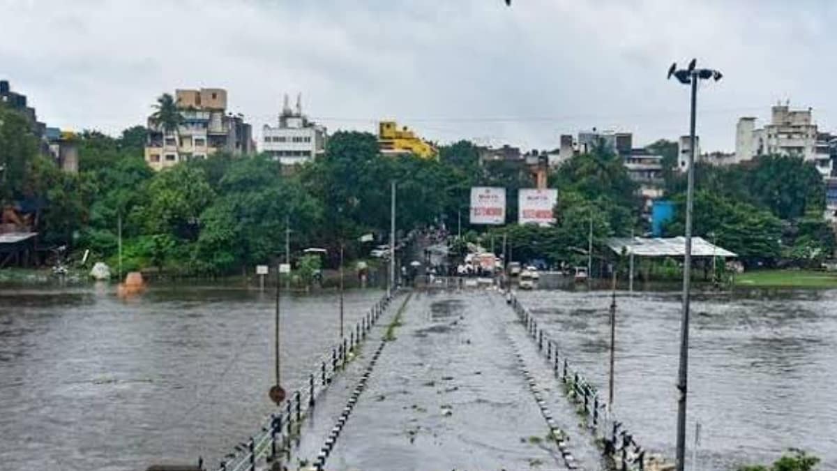 Knee-Deep Water, Submerged Roads And Traffic Disruptions: Videos Show ...