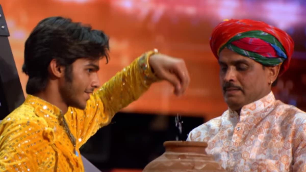 Watch: Indian Man Steals Show With His Gravity-Defying Balancing Act On ...