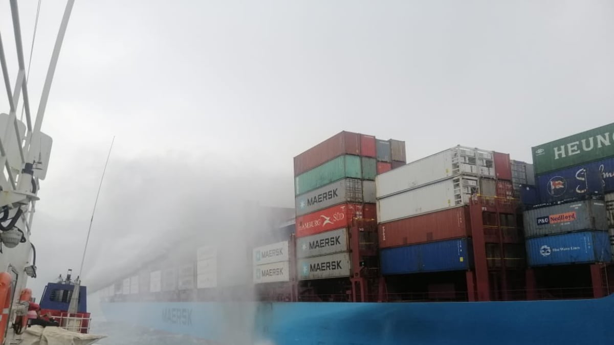 WATCH: Three Indian Coast Guard Ships Battle Cargo Ship Fire In Arabian ...