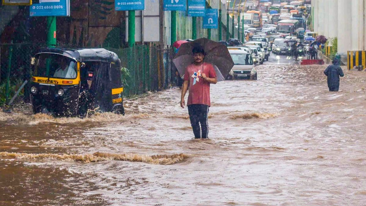Mumbai, Thane To See Heavy Rain on Saturday, Pune, Raigad, Ratnagiri On Red Alert: IMD | India ...