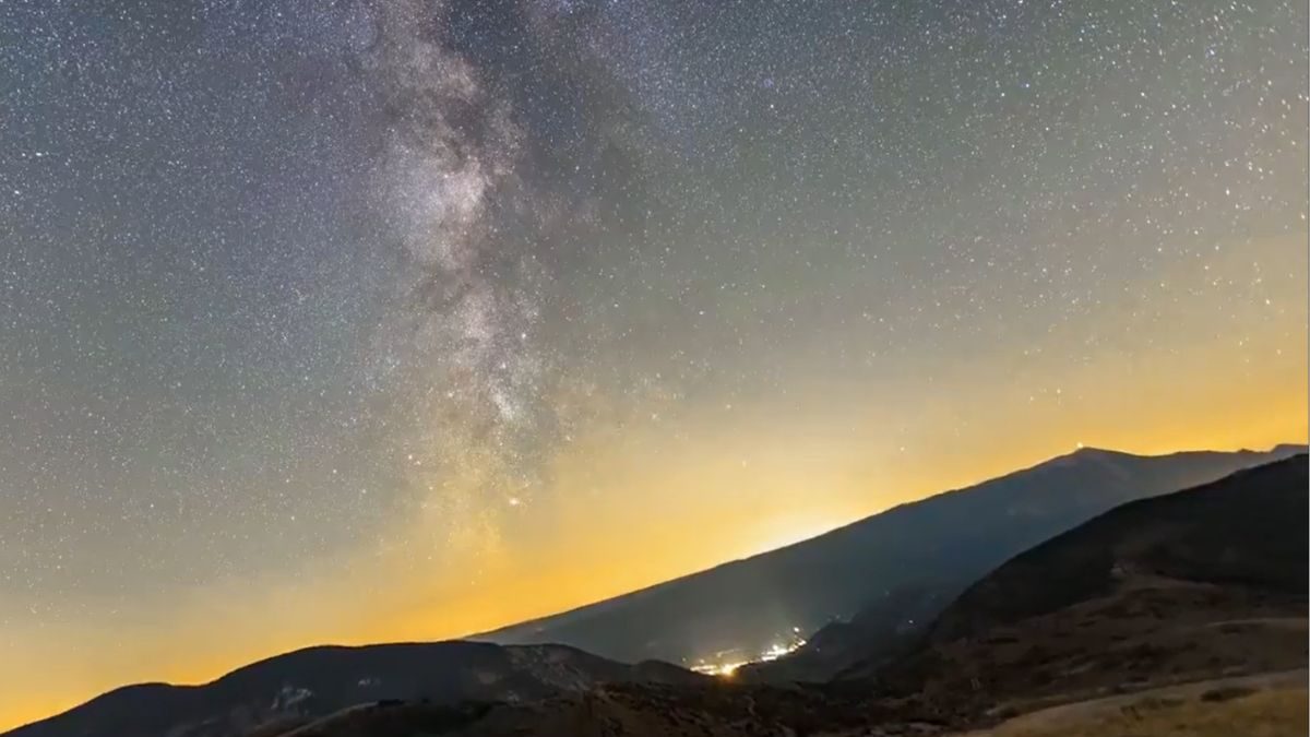 Fascinating Timelapse Video Captures Earth's Rotation And Nature's ...