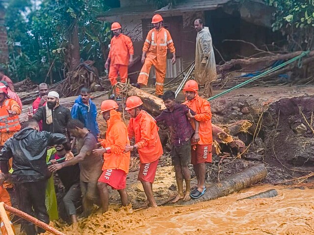 Wayanad Landslides LIVE: Rescue Teams Build Bridge To Access Mundkai As ...