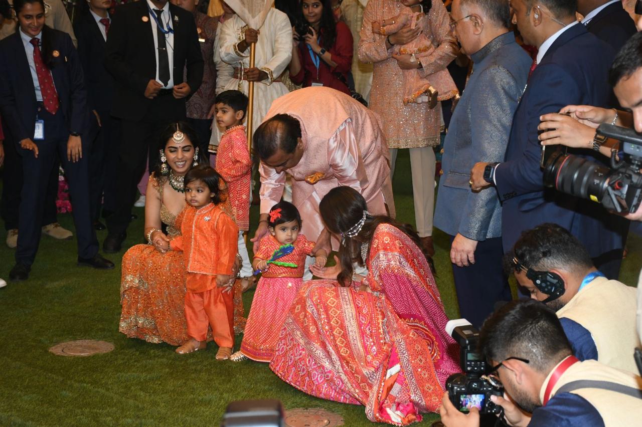 Mukesh Ambani Adores Isha Ambani's Children Aadiya Shakti and Krishna ...