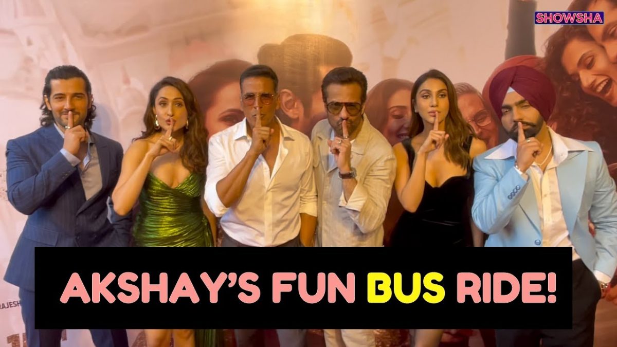 Akshay Kumar, Vaani Kapoor, Fardeen Khan & Ammy Virk Take A Fun Bus Ride I Khel Khel Mein I ...