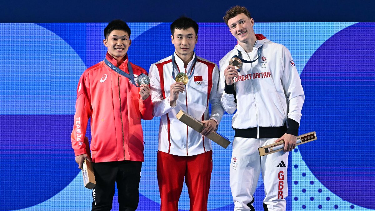 China Completes Historic Clean Sweep of Golds in Olympic Diving ...