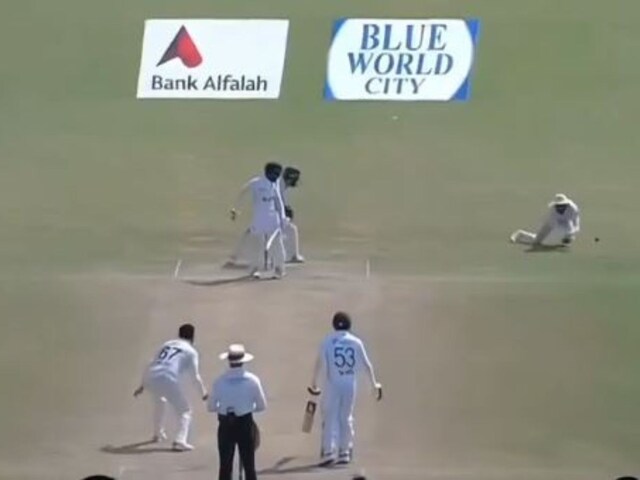 Pakistan Fans Demand Babar Azam to be Sacked from Test Team After Ex ...