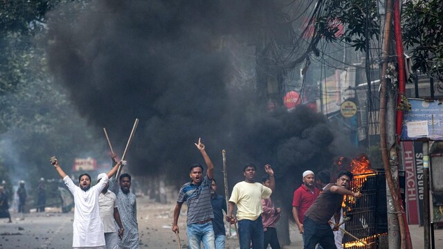 Bangladesh Anti-Quota Protesters Attack Homes of Hindus, Kill 2 ...