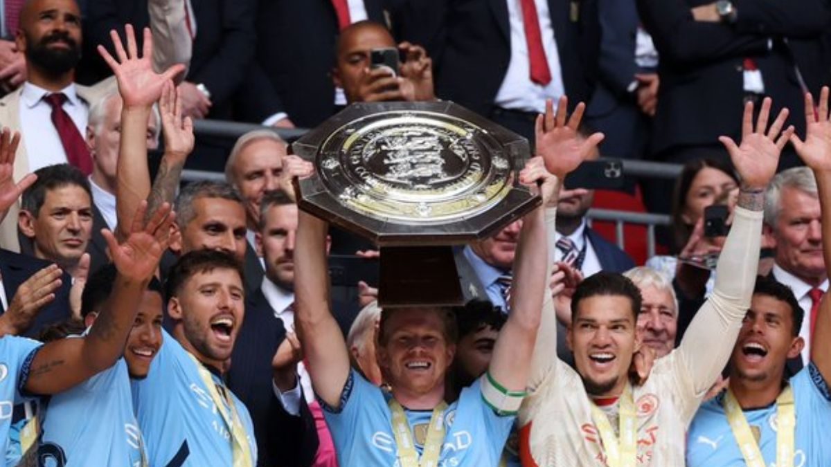 Manchester City Beat Manchester United on Penalties to Clinch FA ...