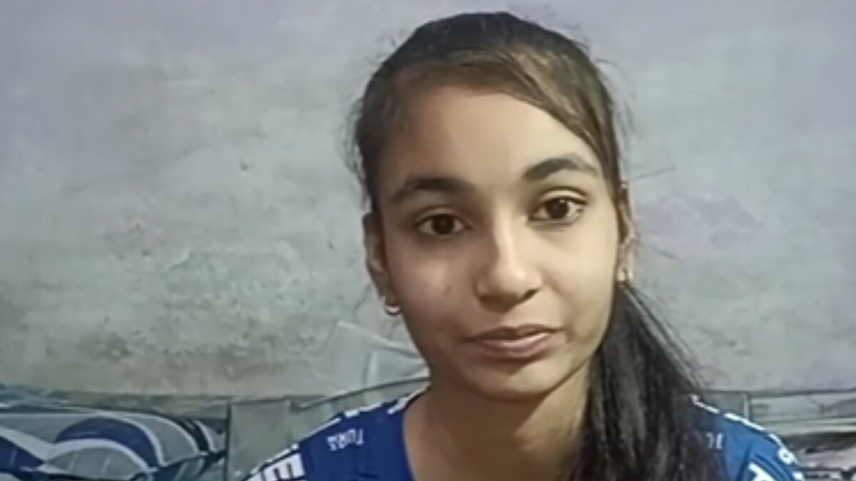 Firozabad: How This 17-Year-Old Blends Passion and Talent Into Successful Art Career - News18