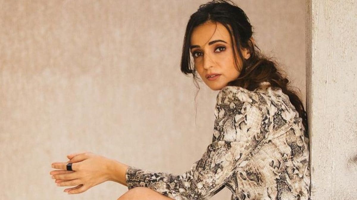 Sanaya Irani Recalls Casting Couch Incident, 'Rude' Bollywood Director ...