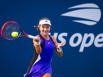 16-Year-Old Iva Jovic Becomes Youngest American to Win in US Open Main ...