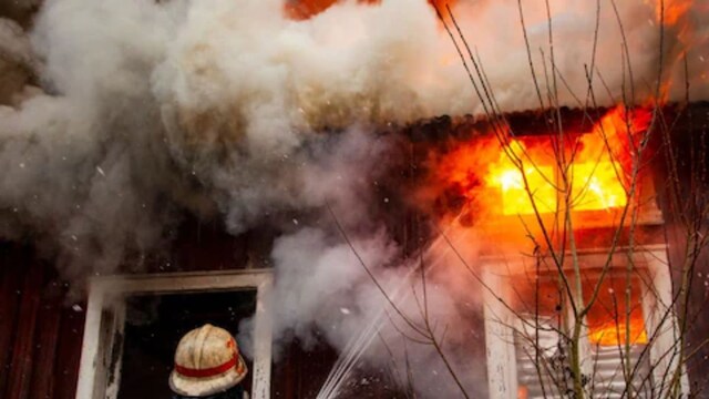 Sunlight Reflection From Mirror Triggers House Fire In England's ...