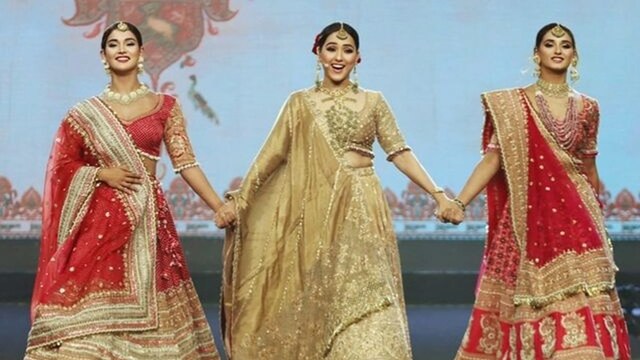 Mohan Sisters Create Magic In Dubai Fashion Show In Etheic Lehengas As ...
