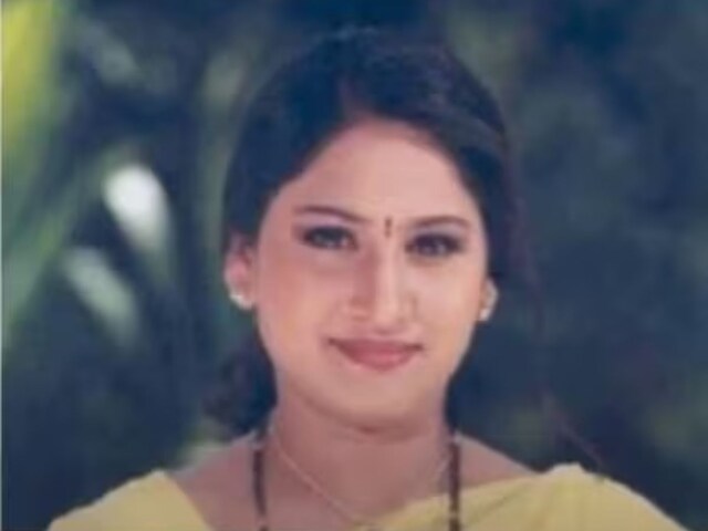 Remember Actress Amrutha From 2004 Movie Aaruguru Pativratalu? This is ...