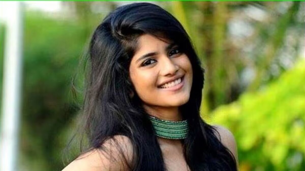 Actress Megha Akash Gets Engaged To Partner Saai Vishnu In Chennai - News18