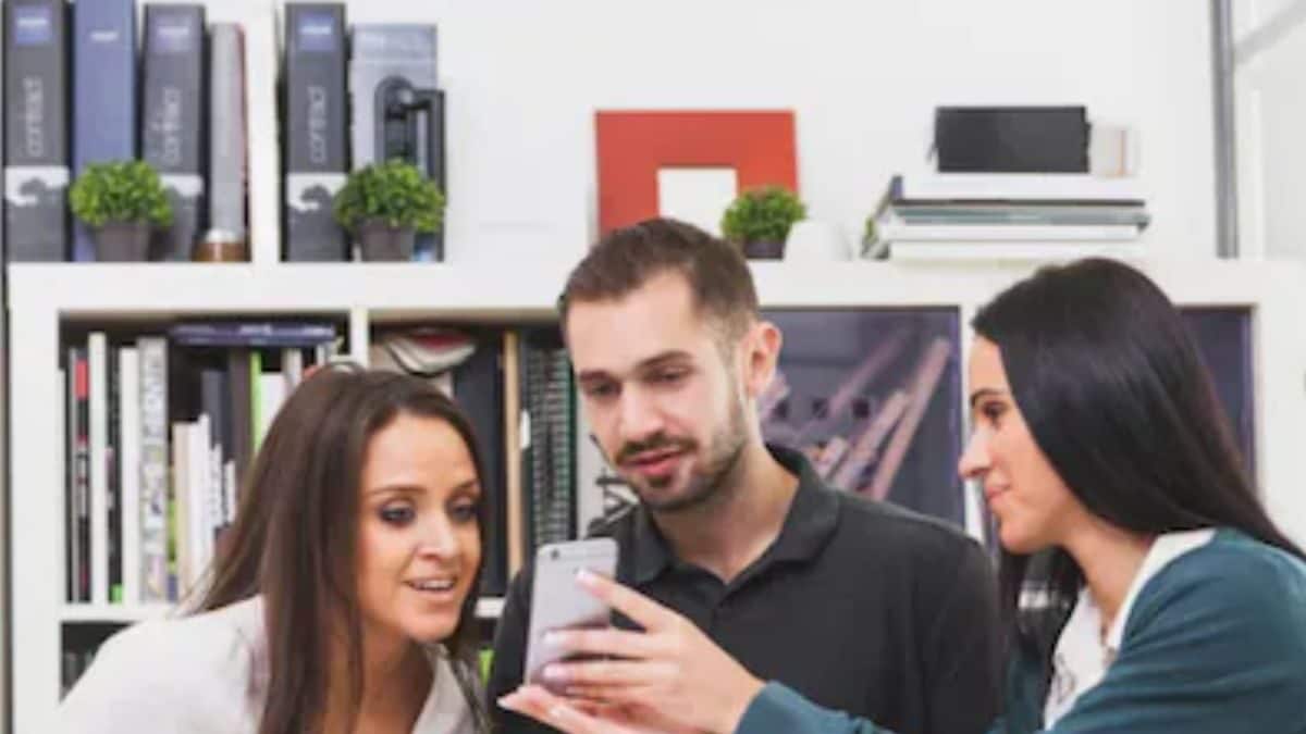 4 Things To Keep In Mind To Maintain Professional Behaviour At Work ...