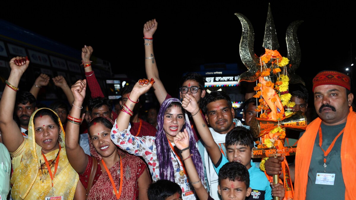 Fresh Batch of Over 500 Pilgrims Leaves Jammu for Amarnath Yatra - News18
