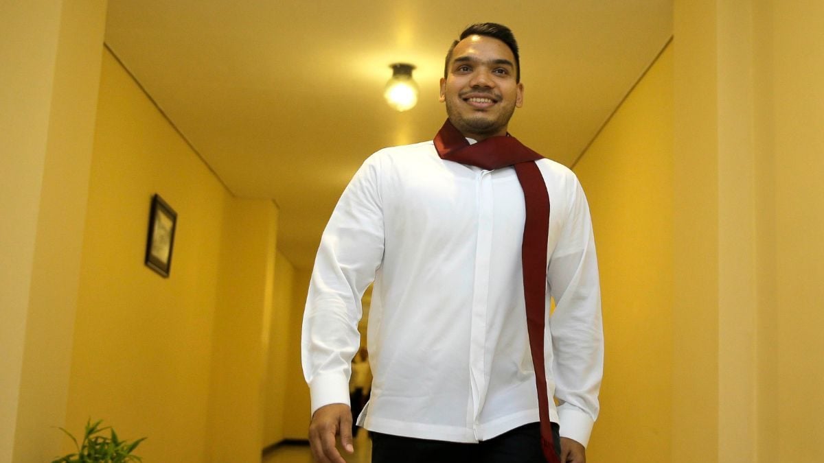 Mahinda Rajapaksa Fields Son Namal as Sri Lankan Presidential Election ...