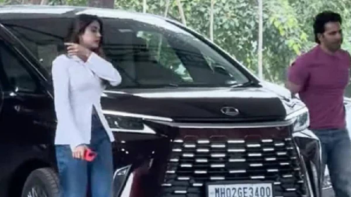 Janhvi Kapoor Adds Toyota Lexus LM MPV To Her Car Collection; Check Features | Auto News - News18