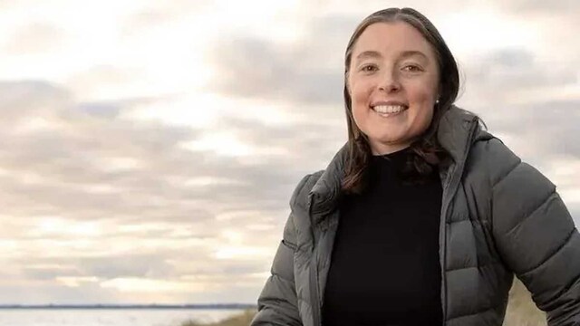 Australian Woman With Terminal Cancer Auctions Off Her Final Moments To ...