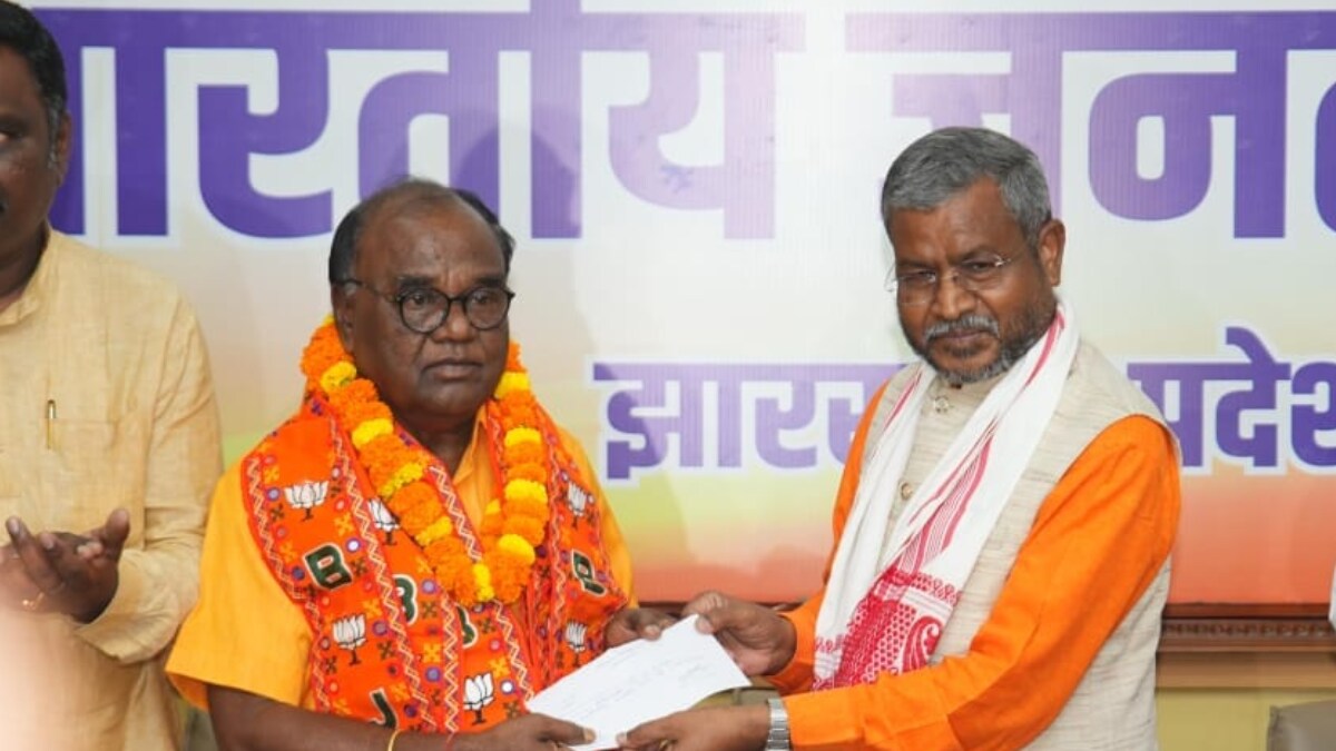 Ex-JMM MLA Lobin Hembrom Joins BJP A Day After Champai Soren Switched ...