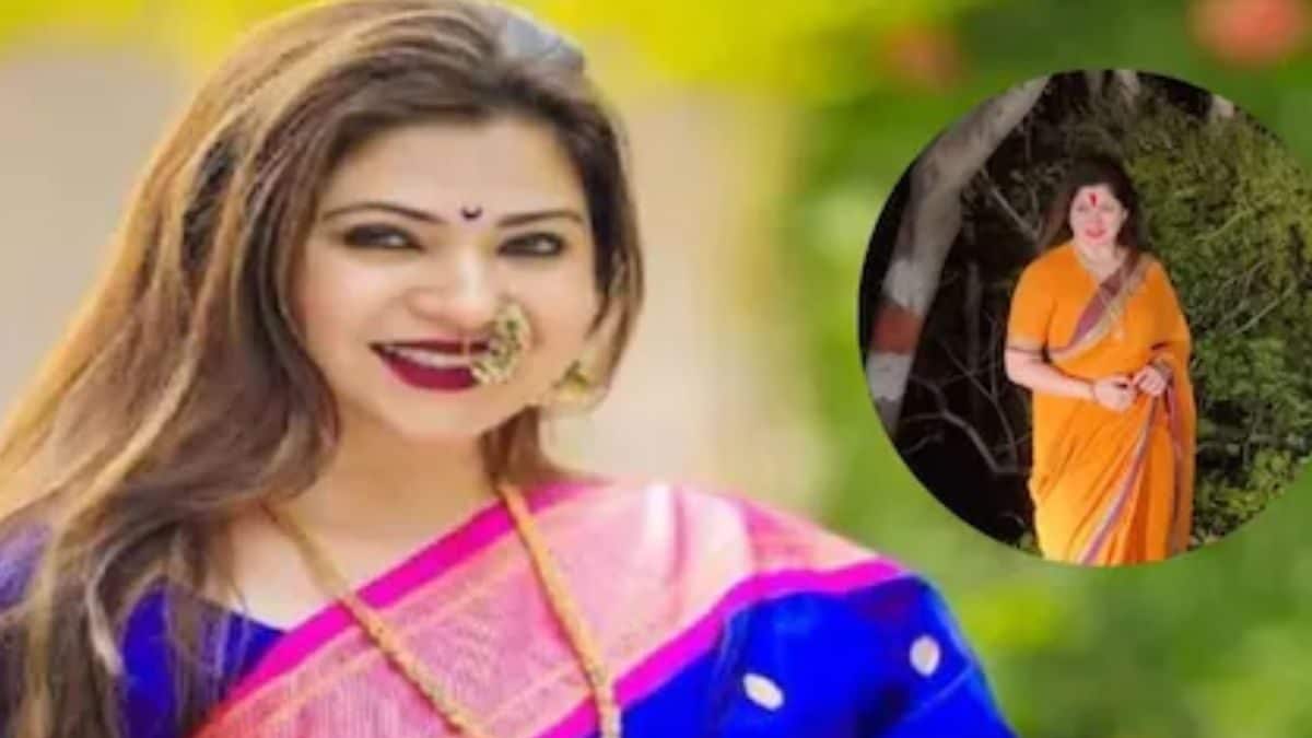 Actress Deepali Sayed Poses In A Saree On A Dark Street, Internet Finds ...