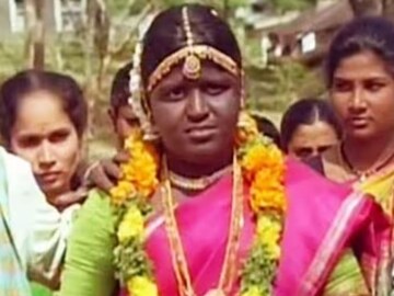 Remember This Actress From 1992 Movie Magudam? This Is What She Does ...