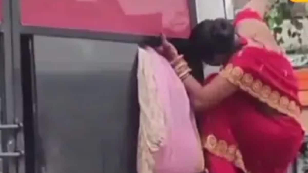 On Raksha Bandhan, UP Woman Enters Crowded Bus Through Rear Window ...