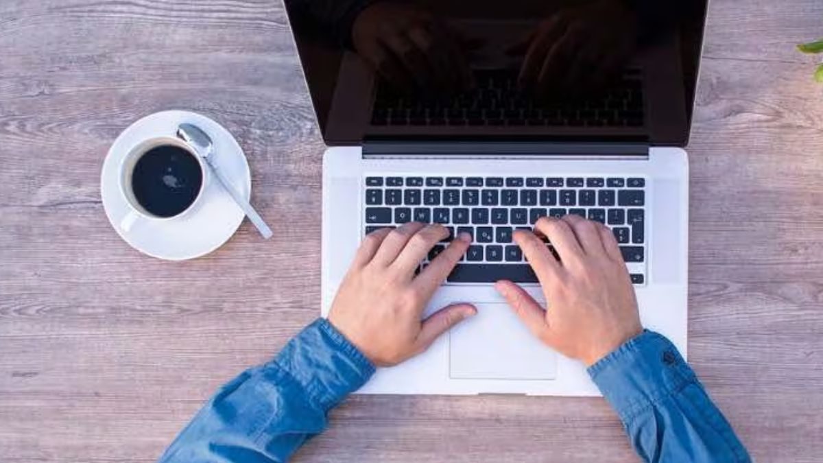 Man Close To Retirement Takes Revenge On Toxic Boss, Sends Emails At ...