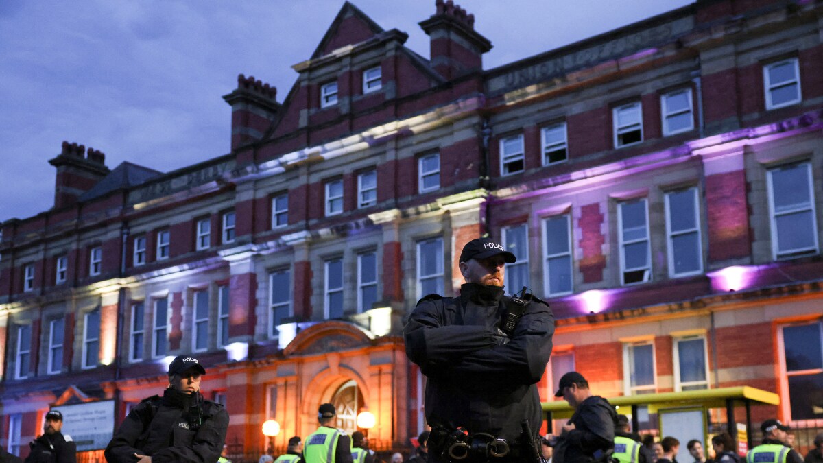 On Camera: Riots Erupt In Sunderland As UK Protests Spread After ...