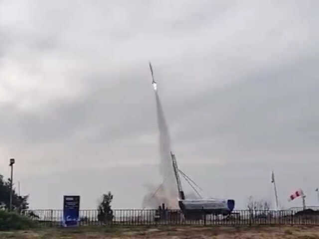 India Launches Its First Reusable Hybrid Rocket ‘RHUMI-1’ To Collect ...