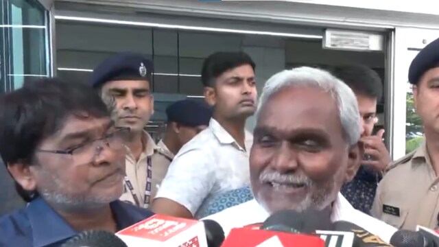 'I Am Where I Am': JMM's Champai Soren Reaches Delhi Amid Buzz of Joining BJP - News18