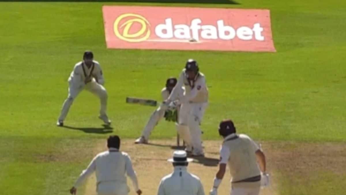 WATCH: Somerset's Tom Banton Plays Reverse Sweep On One Leg Facing ...