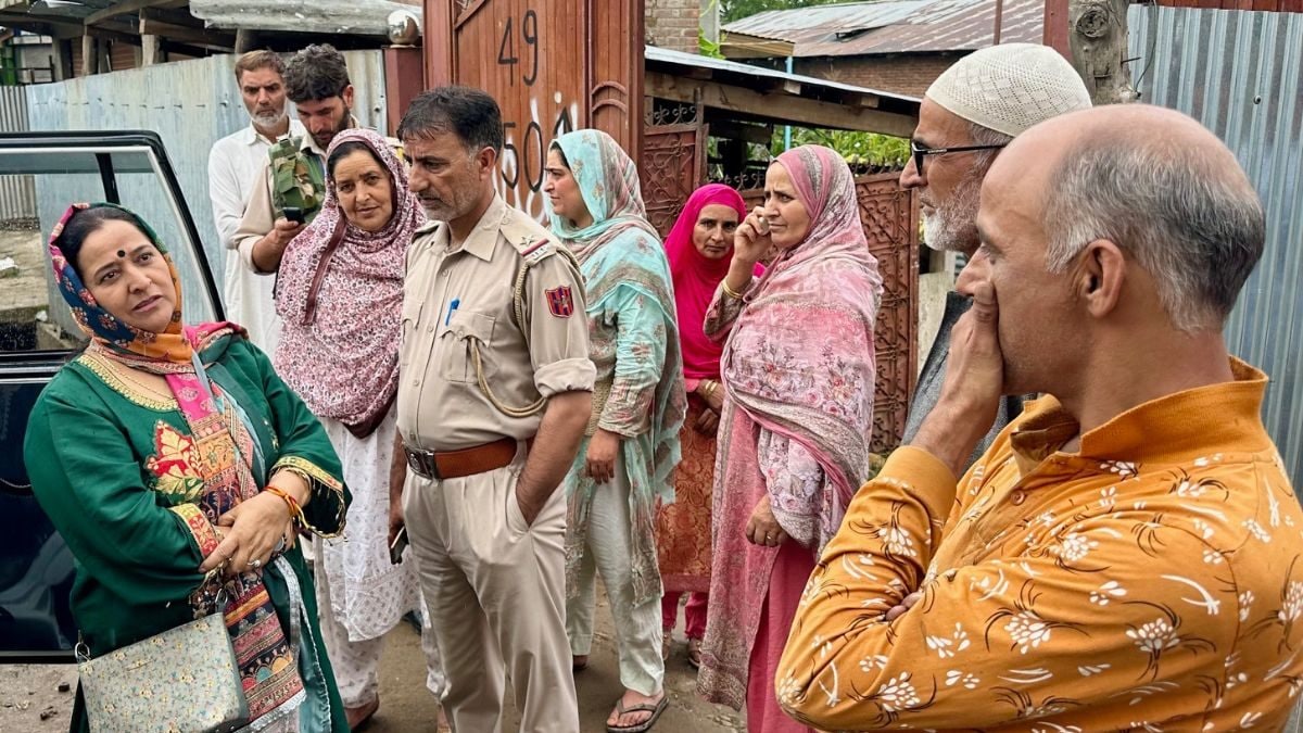'Pain for Kashmir Brought Me Back': Meet Daisy Raina, First Kashmiri ...