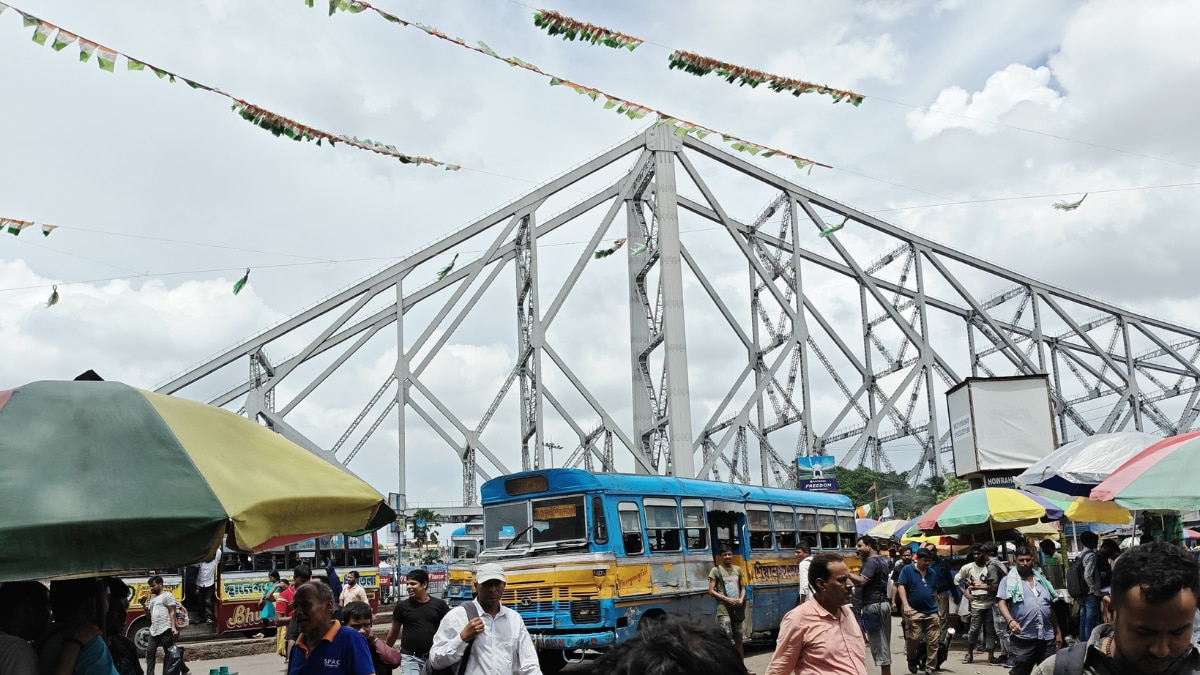 First Person Account: Sensing The Unsettling Calm On A Walk from Howrah ...