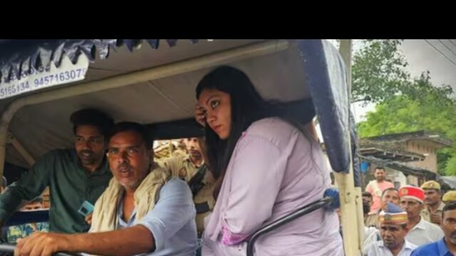 Ace Shooter, IAS Family, DU Graduate: Who is Kasganj DM Going Viral for ...