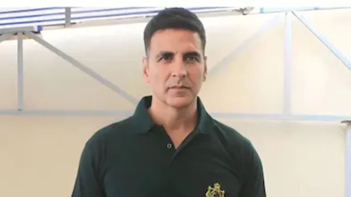 Akshay Kumar Gifted Rs 10,000 To Female Auto Driver After His Team's ...