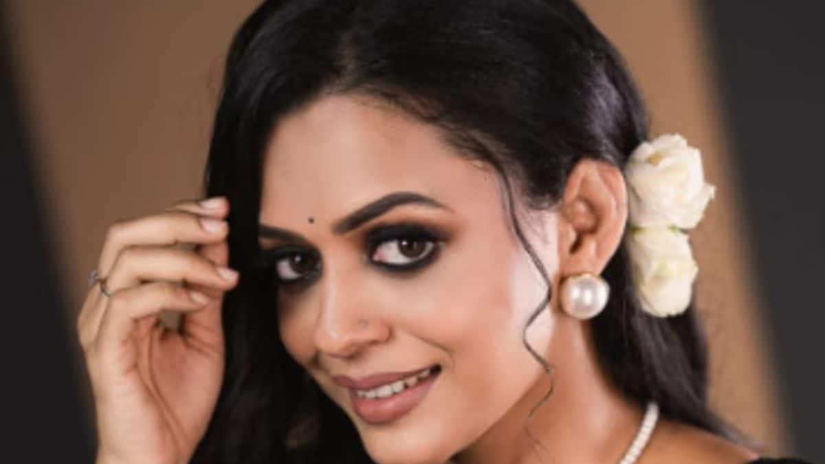 Actress Amrutha Ramamoorthi Slays Traditional Look In Stunning Black ...