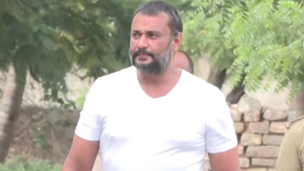 Jailed Actor Darshan Complains Of Being Haunted By Murdered Fan ...